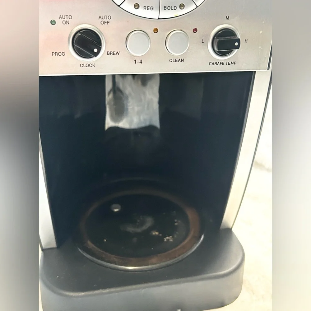 Cuisinart | Kitchen | Cuisinart 4 Cup Programmable Coffee Maker Model ...